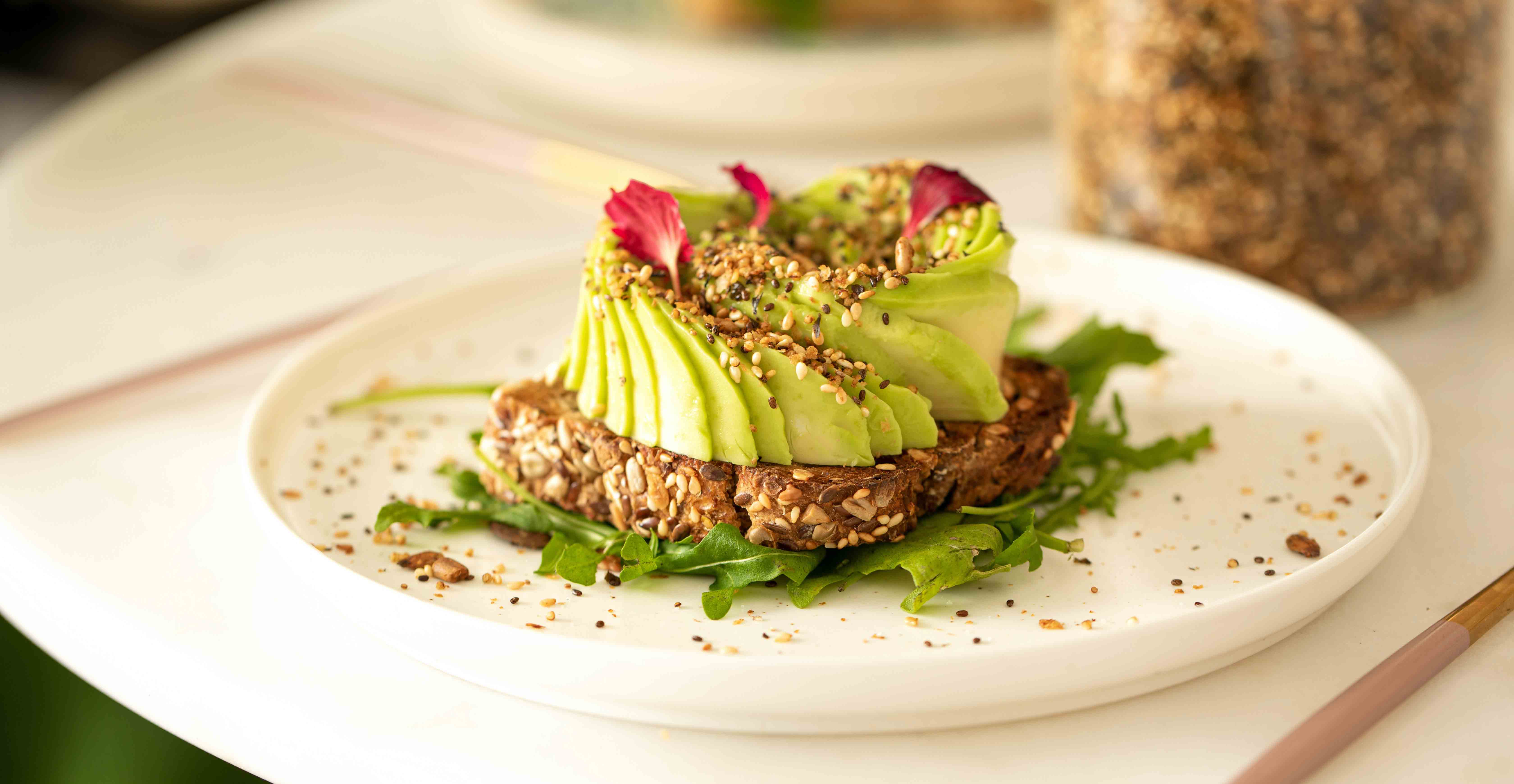 Avocado Brot mit Topping | Marquardt Küchen